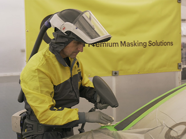 Remove Static Electricity During Car Painting with an Anti-Static Gun